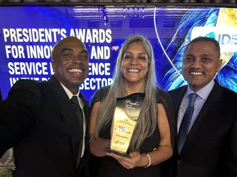 Peopleschoice Linkedintt Awards Igovtt Kern Elliott