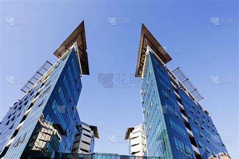 玻璃幕墙的现代建筑