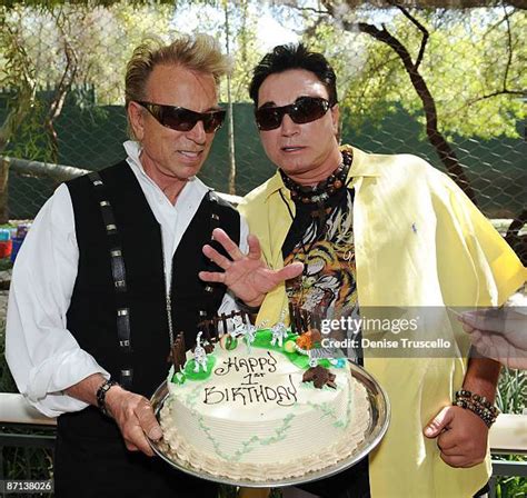 Siegfried And Roy Photos And Premium High Res Pictures Getty Images
