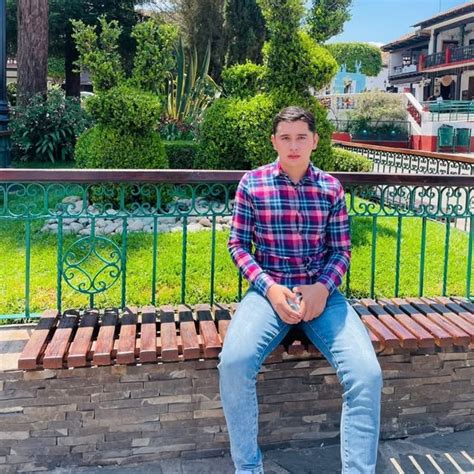 𝓒𝓱𝓾𝔂 𝓡𝓪𝓶𝓲𝓻𝓮𝔃 Chuy Ramirez 123 On Threads