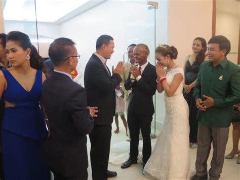 សម្តេចតេជោ ហ៊ុន សែន ៖កុំមកប្រៀបធៀប និងច្រណែតជាមួយអាចយ …គួរតែអាណិតគ្នា … គេច្រណែនថា