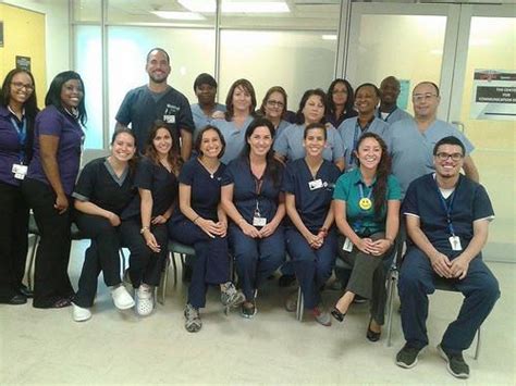 Usa Alumnas De Escuela De Odontología Upc En El Larkin Community
