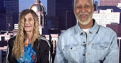 Jarige Moeder Van Kinderen Beweert Dat Leeftijd Geen Probleem Is Voor Haar E Kind Met