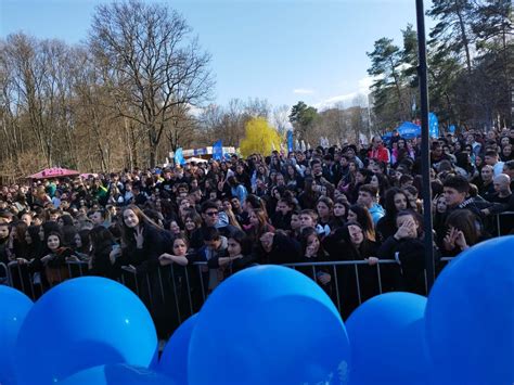 ГЕРБ СДС закриха кампанията си в София с голям концерт в Северния парк СДС