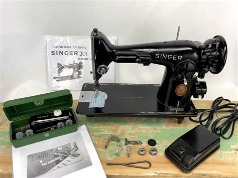 Serviced Heavy Duty Vtg Singer 201 Sewing Machine