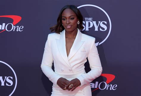 Sloane Stephens Turns Heads At Us Open In Chic Look While Embracing Her