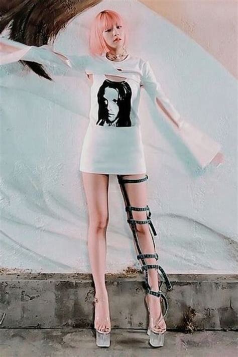 Jisoo Mv Fashion White Skirt Kpop Clothing Kpop Fashion Kpop Outfit