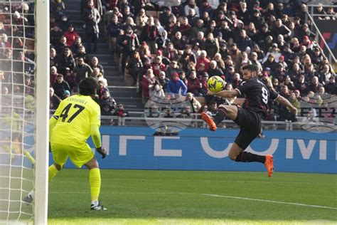 Жиру и Милан не могат да се разберат за заплатата по новия му договор Утро