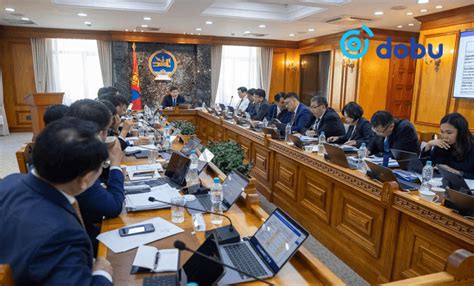 ЗАСГИЙН ГАЗАР Гашуунсухайт Ганцмод төмөр замын төслийн явцын талаар хэлэлцэж байна Dobu Mn