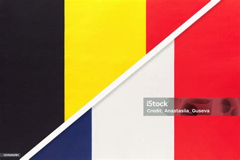 벨기에와 프랑스 섬유에서 두 국기의 상징 유럽 두 국가 간의 챔피언십 Championship에 대한 스톡 벡터 아트 및 기타