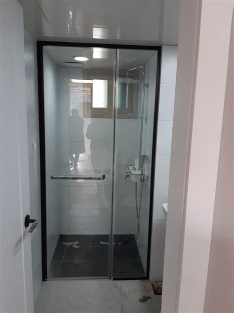 블랙 무힌지 상하부 마감 김포 갤러리 주아진샤워부스