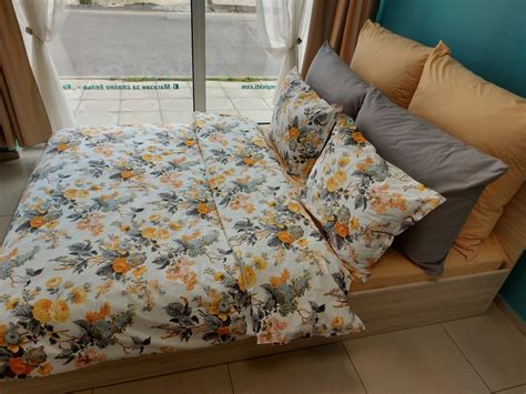 Спални комплекти декоративни възглавници чаршафи магазин Комфорт