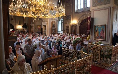 Как да се държим правилно в църква как да се кръстим правилно как да влизаме и излизаме