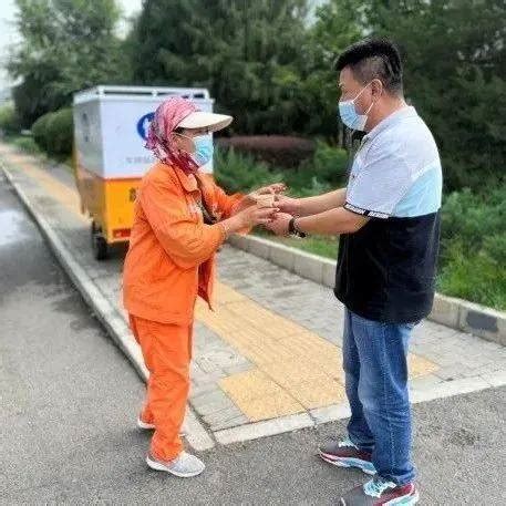 一杯绿豆汤 散热解暑 东坝环卫中心为城市美容师送清凉 东坝地区 环境 工作
