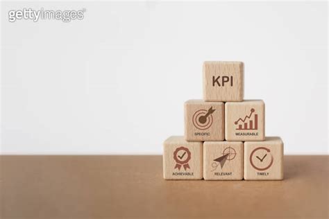 Effective And Smart Key Performance Indicators Kpis To Measure And Evaluate Progress Specific