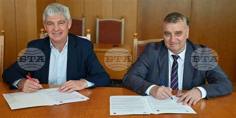 УНСС и КНСБ подписаха нов договор за обучение на синдикални активисти в магистърската програма