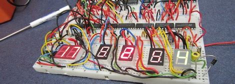 Building A CMOS Clock On A Breadboard Hackaday
