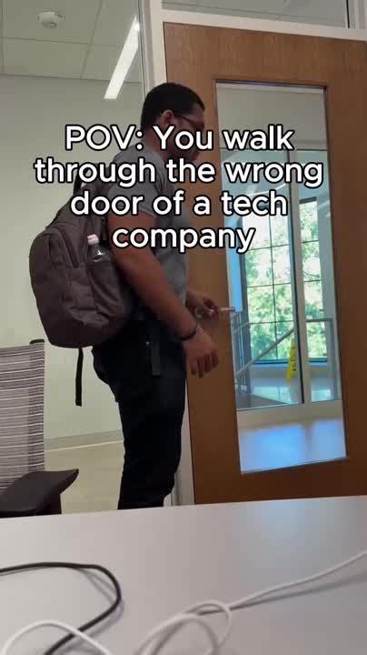 Tech Is The New Black On Linkedin Softwareengineer Computerscience Tech Coding Funny Cs