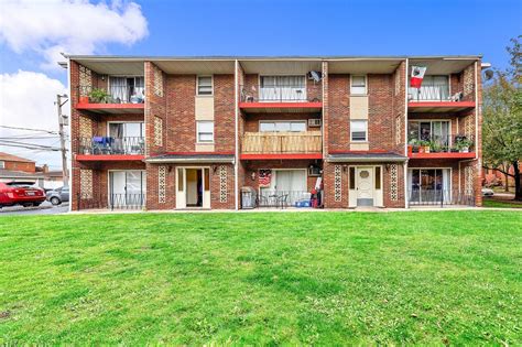 6430 W 64th Pl Chicago Il 60638 Mls 12306404 Redfin