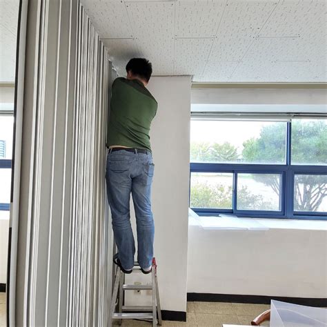 다온디자인 조치원 한진택배 관리동 식당 자바라 홀딩도어 구내식당에 설치한 자바라 홀딩도어입니다