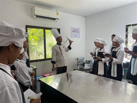 «ស្ពូន ជួយយុវជនខ្មែរមកពីគ្រួសារក្រីក្រ ឱ្យទទួលបានឱកាសសិក្សា និងការងារ