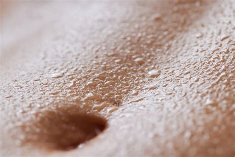 Procedimiento Para Eliminar La Celulitis En El Abdomen Femenino