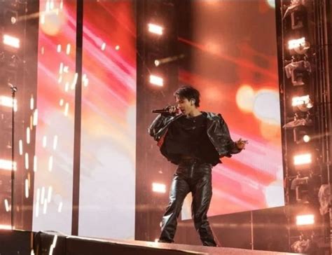 Pin Oleh Chingu Di E N H Y P E N Foto Kekasih