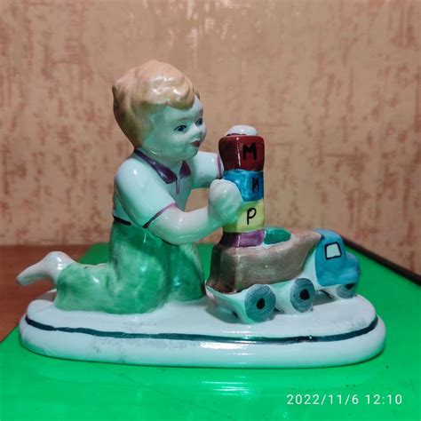 Статуэтка времен ссср полонский завод художественной керамики мальчик