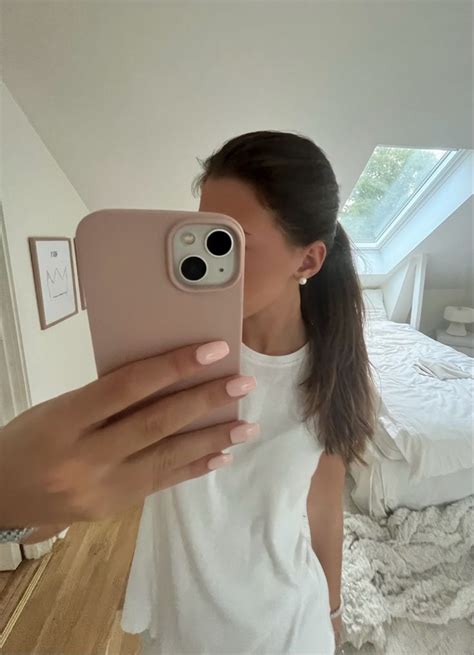 Pin Tillagd Av Izzyrrbinson På Outfit Ideas Brunett Tjej Frisyrer