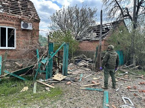 Росіяни скинули три авіабомби на Костянтинівку — загинуло подружжя і пенсіонер Читайте на Ukr Net