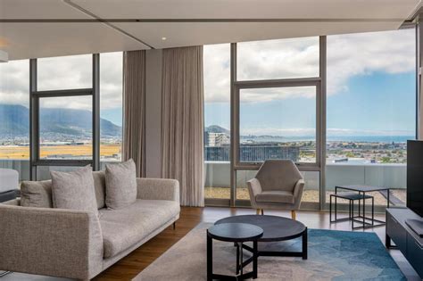 ≼ Crystal Towers Hotel 4⋆ ≽ From Us110