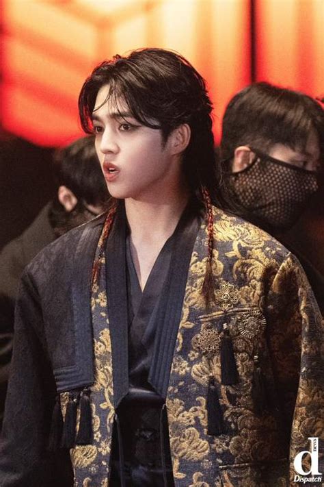 이제 돌판에서 흔히 볼수있는 남돌 장발 스타일링  인스티즈 Instiz 이슈 카테고리