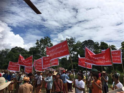 Dvb လား႐ႈိးတြင္ သိမ္းဆည္းခံေျမယာမ်ား ျပန္လည္ရရွိေရး ရြာသား ၄၀၀ ေက်ာ္ ဆႏၵျပ