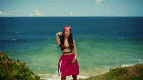Reggeaton Dancing  By Malú Trevejo Find And Share On Giphy