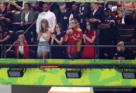 Did Taylor Swift Get Engaged Fans Left With Questions After Travis