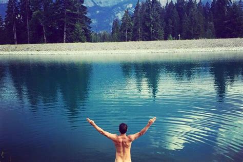 Knackige Kehrseite Nackedei Am See Gala De