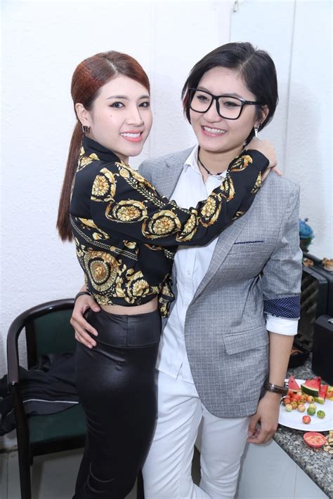 Vicky Nhung T Ny M Nhau T Nh C M Trong Ti C Sinh Nh T Mr M