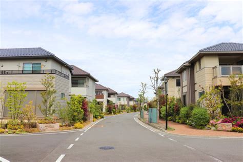 「新興住宅地」の画像 44 391 件の Stock 写真、ベクターおよびビデオ Adobe Stock