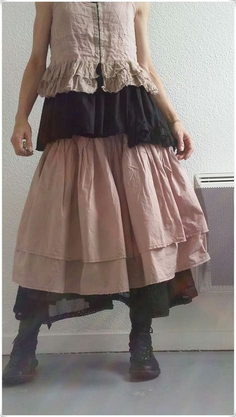 Ewa I Walla Jupon Paris Noir Jupe Mi Longue And Gilet Vieux Rose