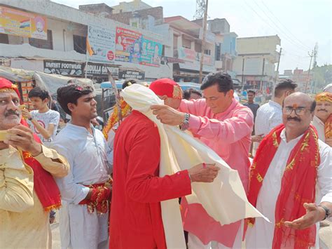 Sanjay Kapoor बिलासपुर मे रामनवमी के महंत का स्वागत करते