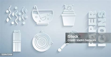 클래식 다트 보드와 화살표 케이크 선물 상자 마라카스 그릇에 혼합 펀치와 축제 색종이 아이콘을 설정합니다 벡터 3차원 형태에 대한 스톡 벡터 아트 및 기타 이미지 Istock