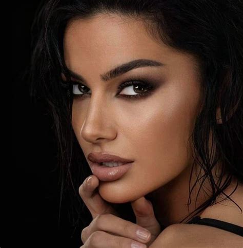 ფრჩხილები ვარცხნილობა მაკიაჟი Tbilisi