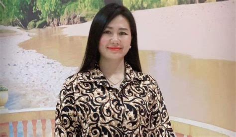 រស្មី សុីនុត រស្មី សុីនុត Added A New Photo