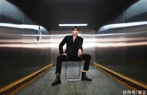 231228 庆祝黄子韬音乐与影视事业十二周年，热切期盼更多精彩作品！ 360娱乐，你开心就好