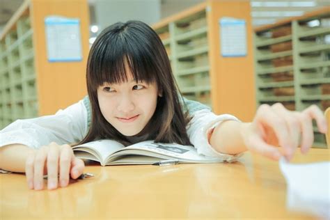 夢幻理科女南航校花陳都靈超清純 卻被男導演逼抽菸 ETtoday星光雲 ETtoday新聞雲