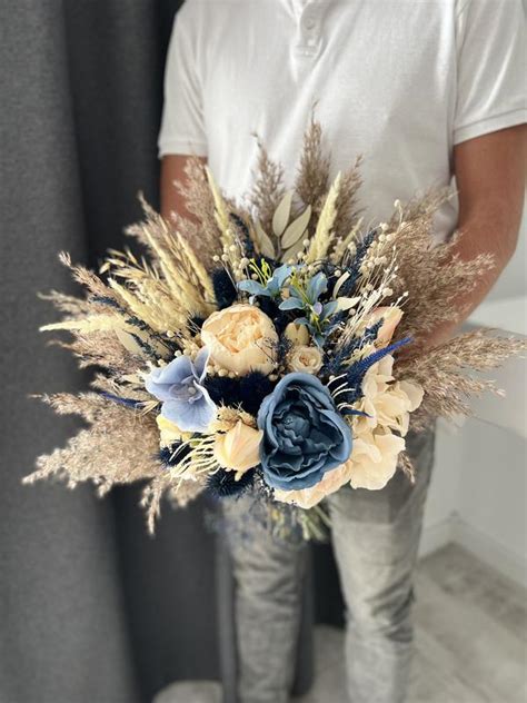 Букет в синіх тонах — цена 1261 грн в каталоге Искусственные цветы Купить товары для дома и быта