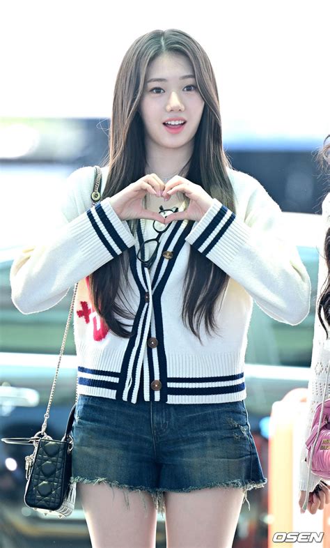 [사진]베이비몬스터 로라 저장하고 싶은 하트 Osen