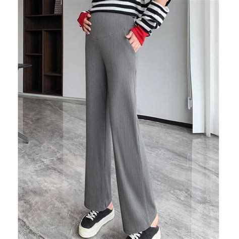 กางเกงขายาวงานผ้าร่องที่ใส่แล้วเย็นสบายสวยดูดีมาก เน้นความใส่สบายคล่องตัว สีเทาเข้ม Line