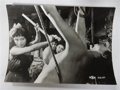 【目立った傷や汚れなし】スチール写真7「肉体の門」鈴木清順監督 野川由美子 松尾嘉代 宍戸錠 和田浩治 田村泰次郎原作 1964年 日活の落札