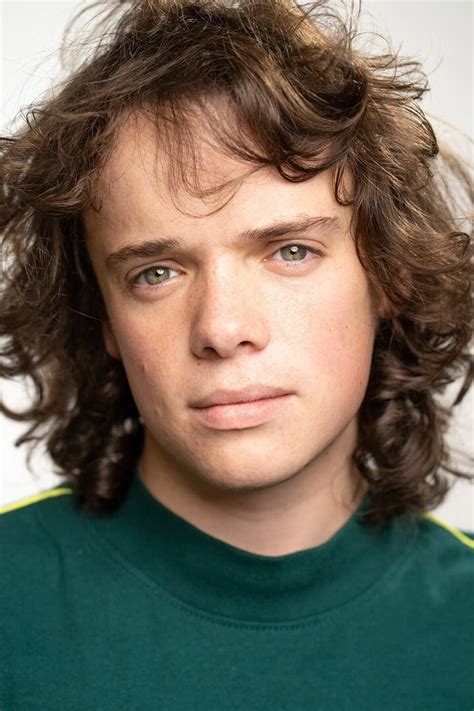 Drew Scheid About Entertainmentie